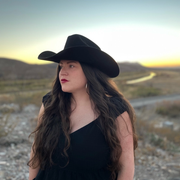 Kat Swansey Photo — Bio Site