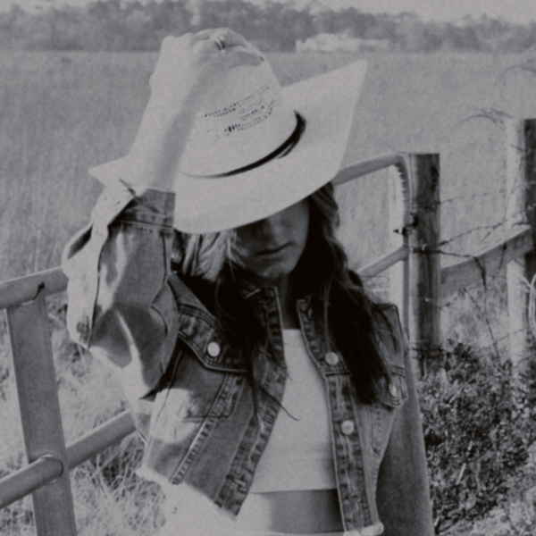 Hannah Harrison — Bio Site