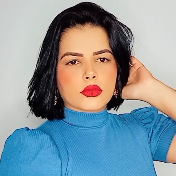 Cléo Santos — Bio Site