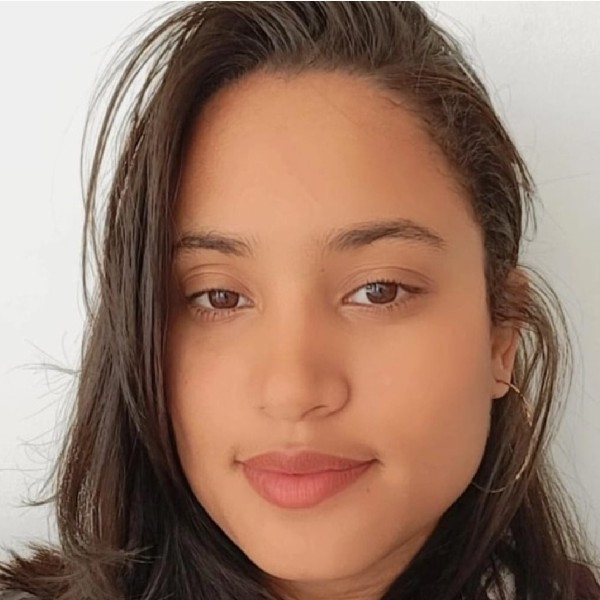 Erica Costa — Bio Site