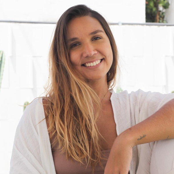 Amanda Dutra — Bio Site