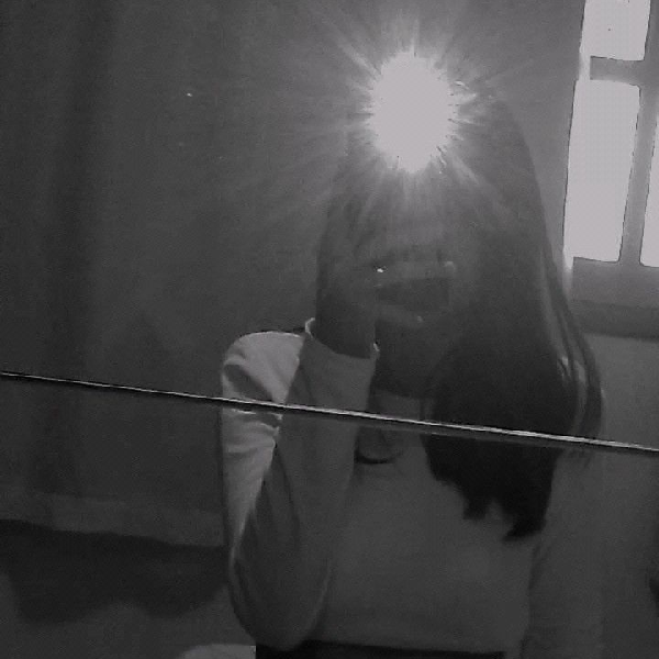 ᵐ 𝔏𝔞𝔯𝔞 ♰ ⸺♪