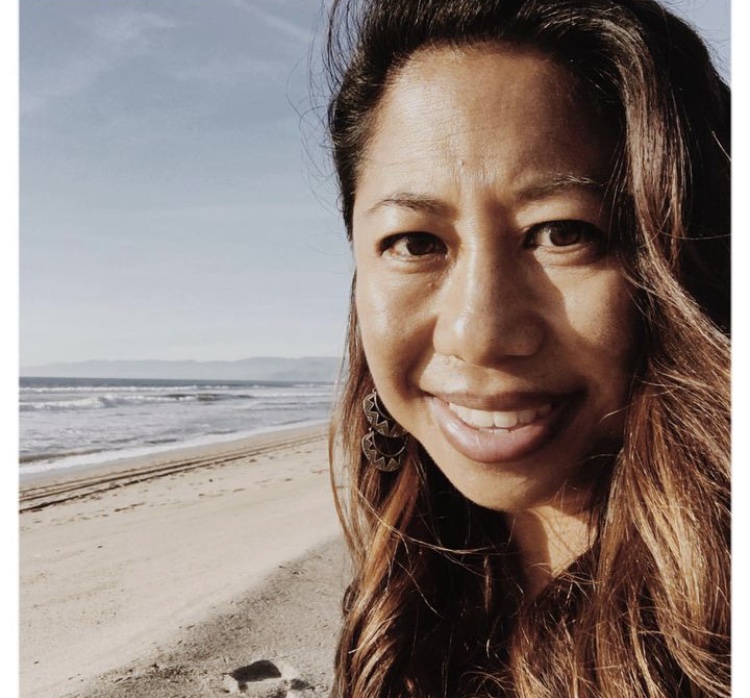 Artist Desiree East — Bio Site