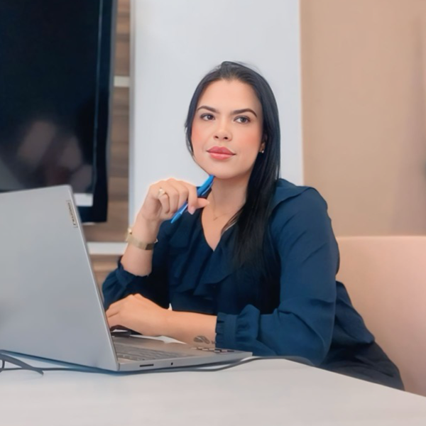 Michele Menezes — Bio Site