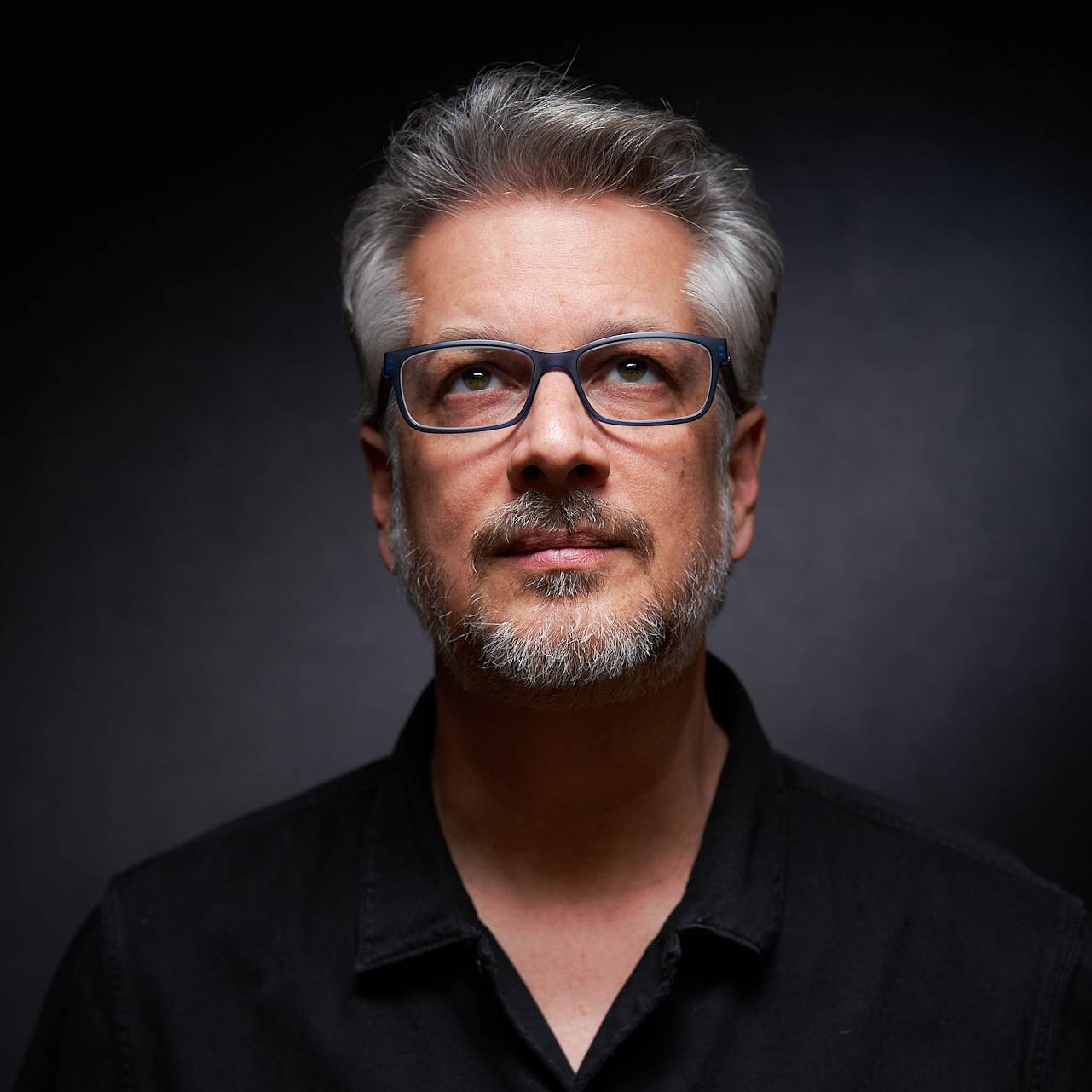 Mark Vicente — Bio Site