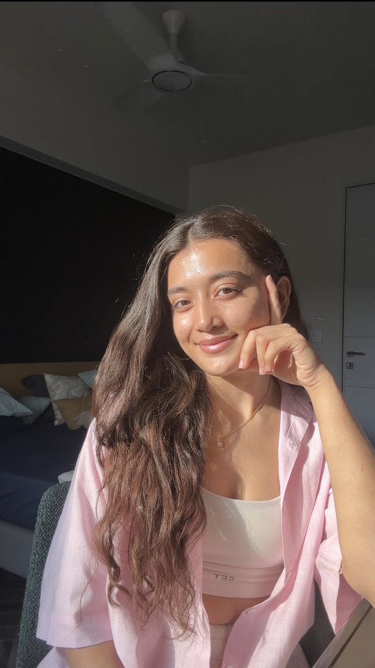 Ayushi Shah — Bio Site