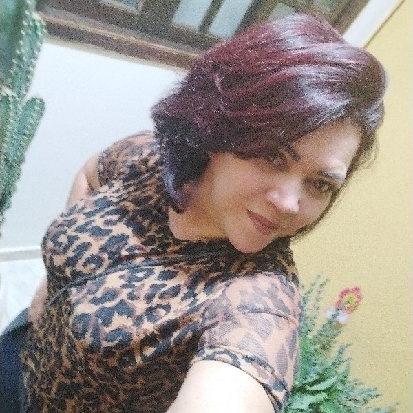 Elizabeth Alves — Bio Site