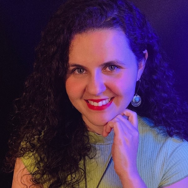 Hannah Magalhães — Bio Site