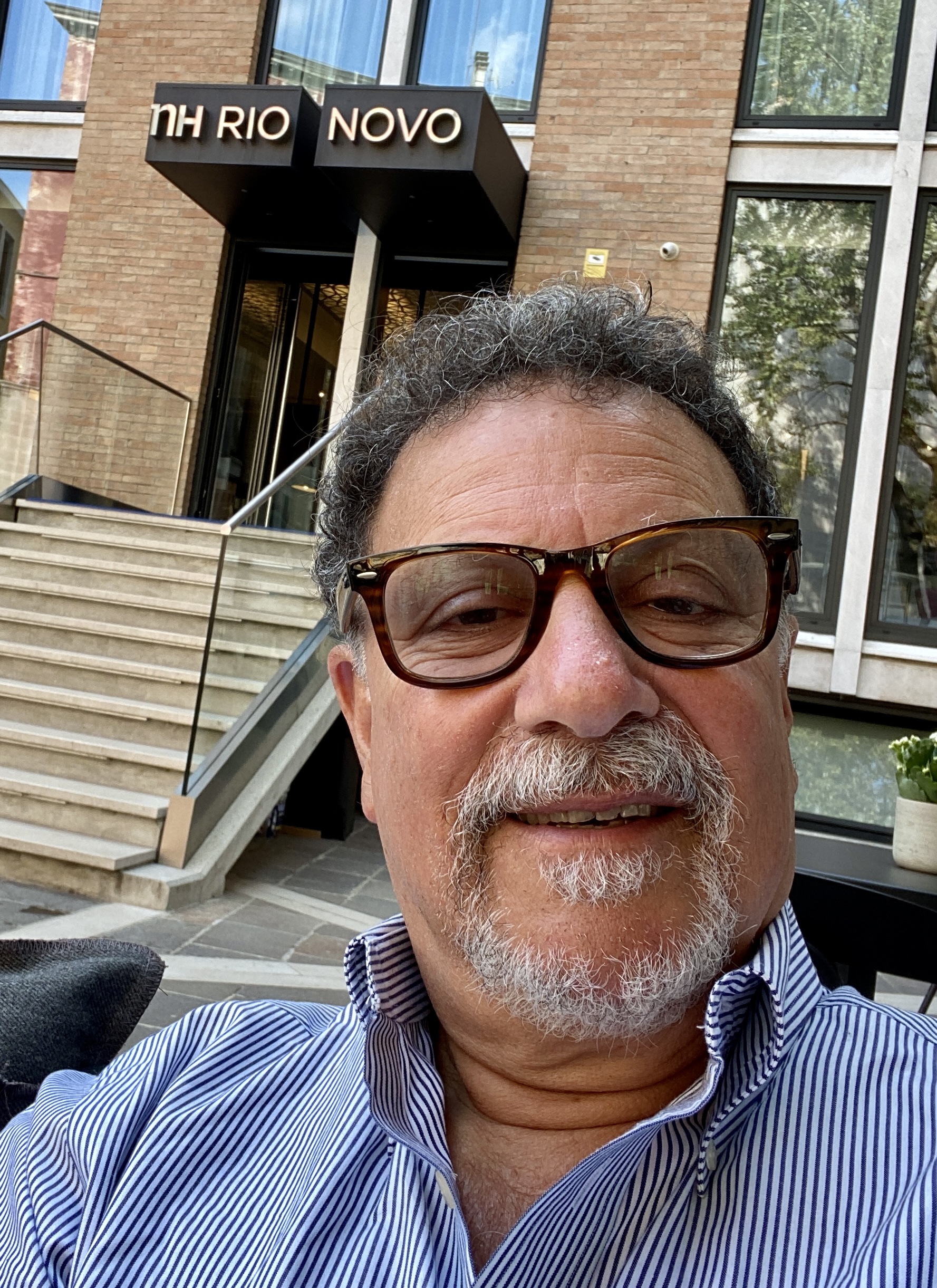 Bob Goldberg — Bio Site