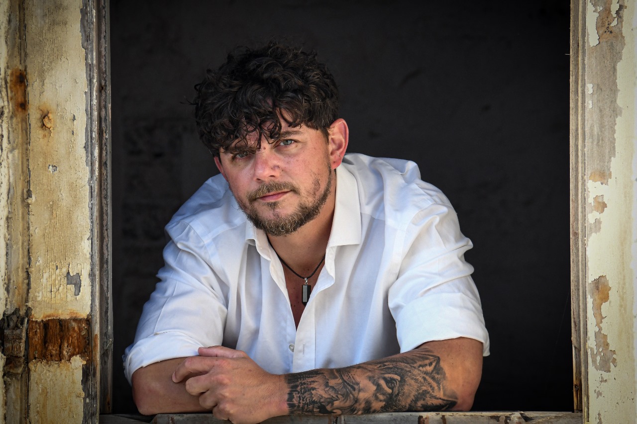 TIMOTHY J ROWE — Bio Site