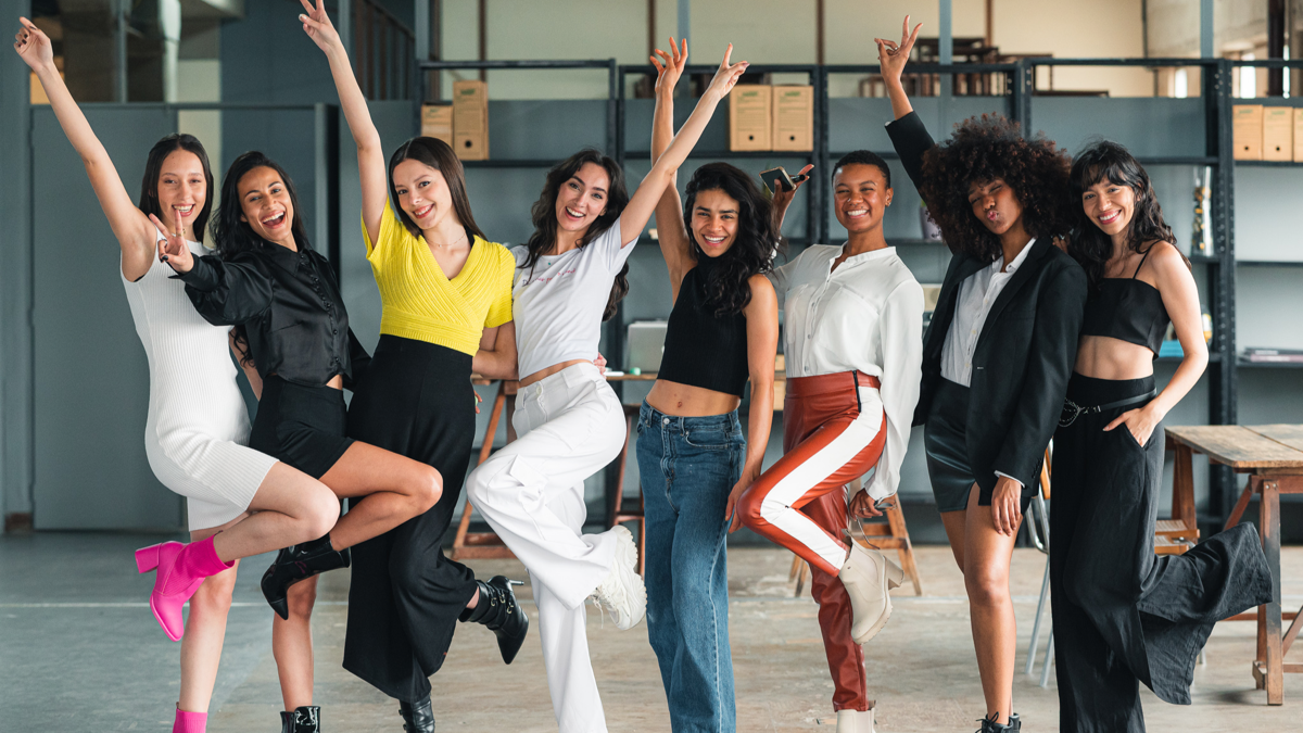 Minas Top Models — Bio Site