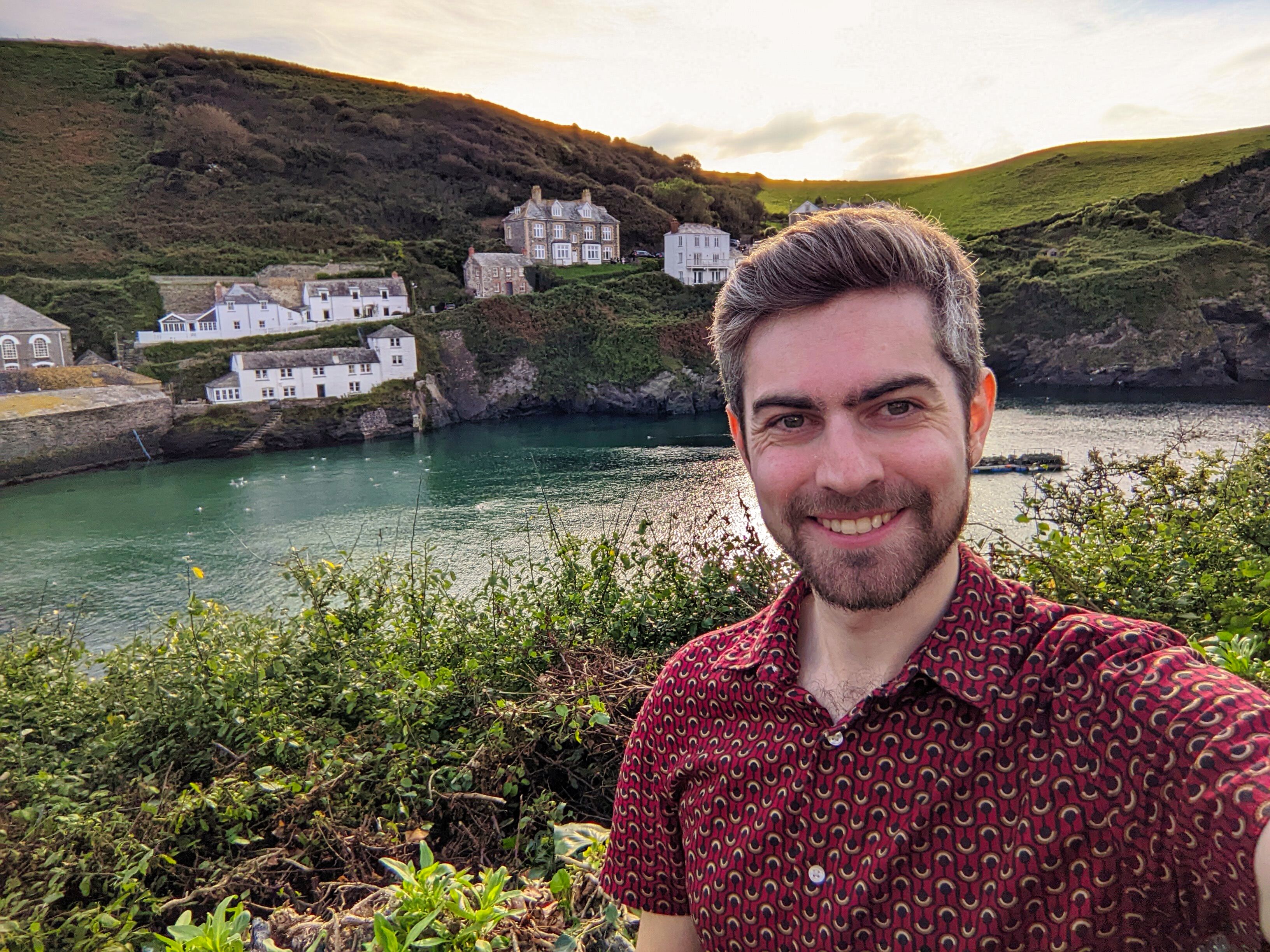 Theo Edwards — Bio Site