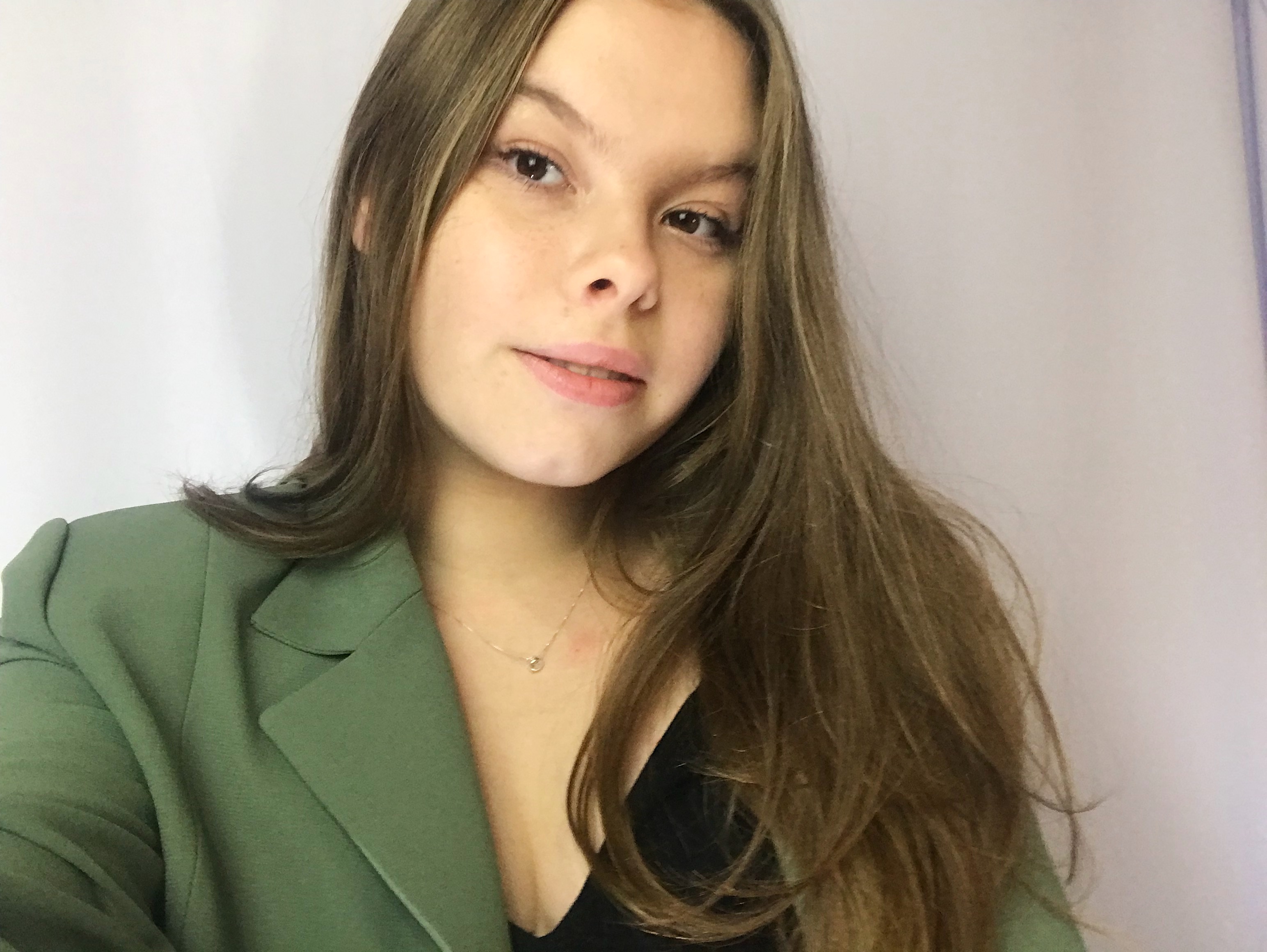 Ana Petry UGC — Bio Site