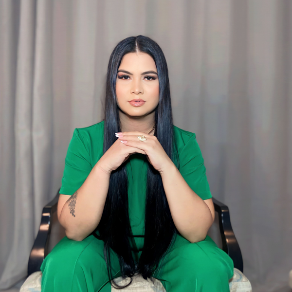 Adriana Xavier — Bio Site