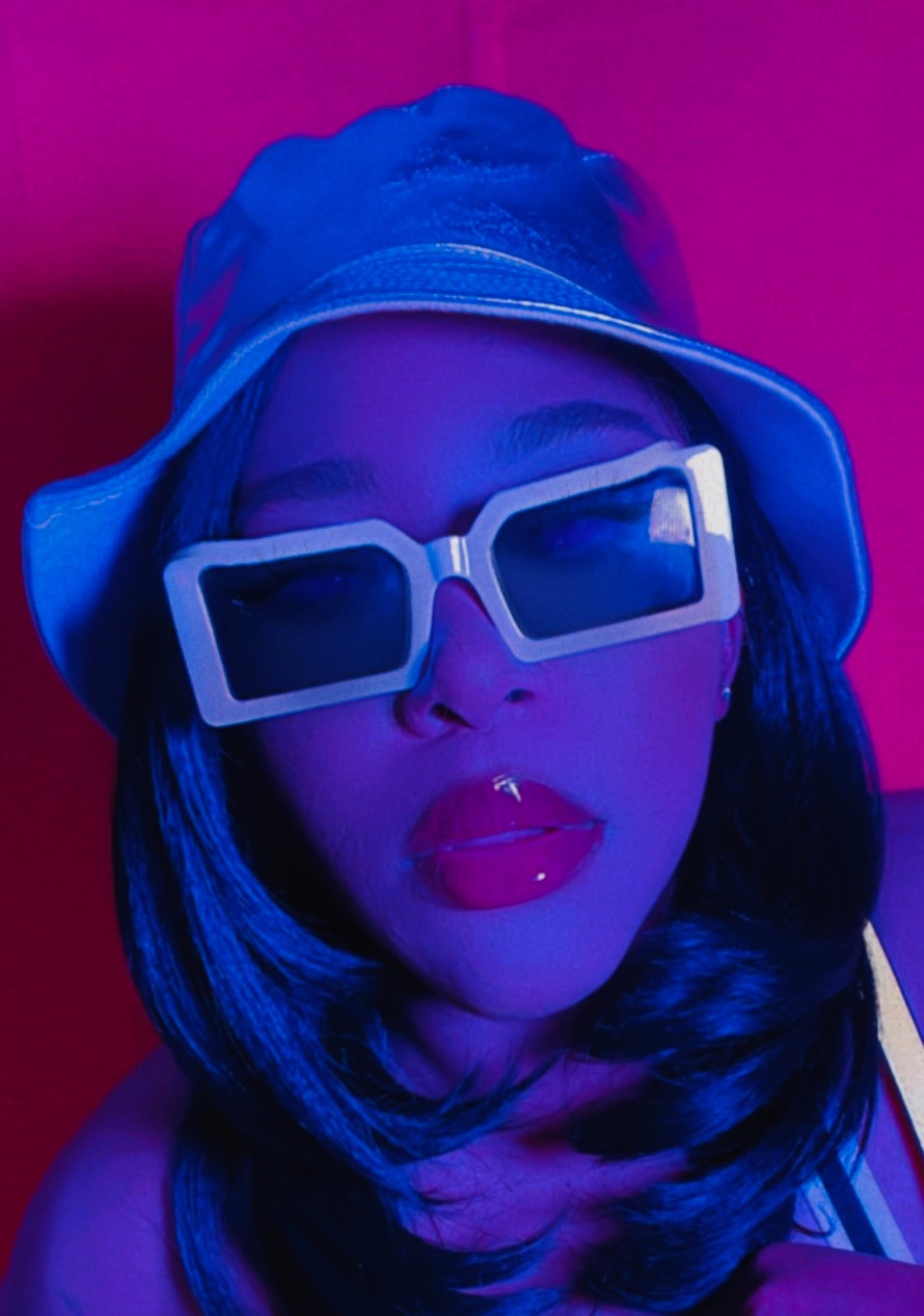 Naviyah — Bio Site