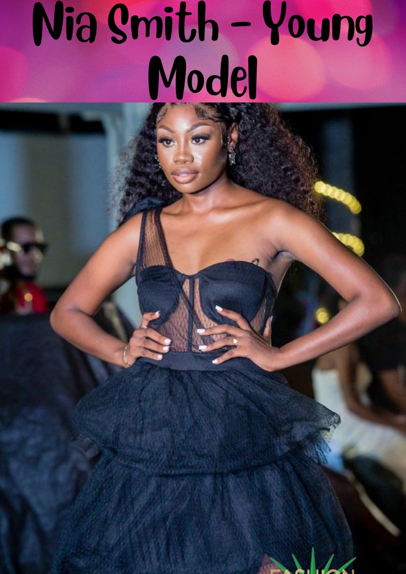 Nia Smith - A Young Model thumbnail