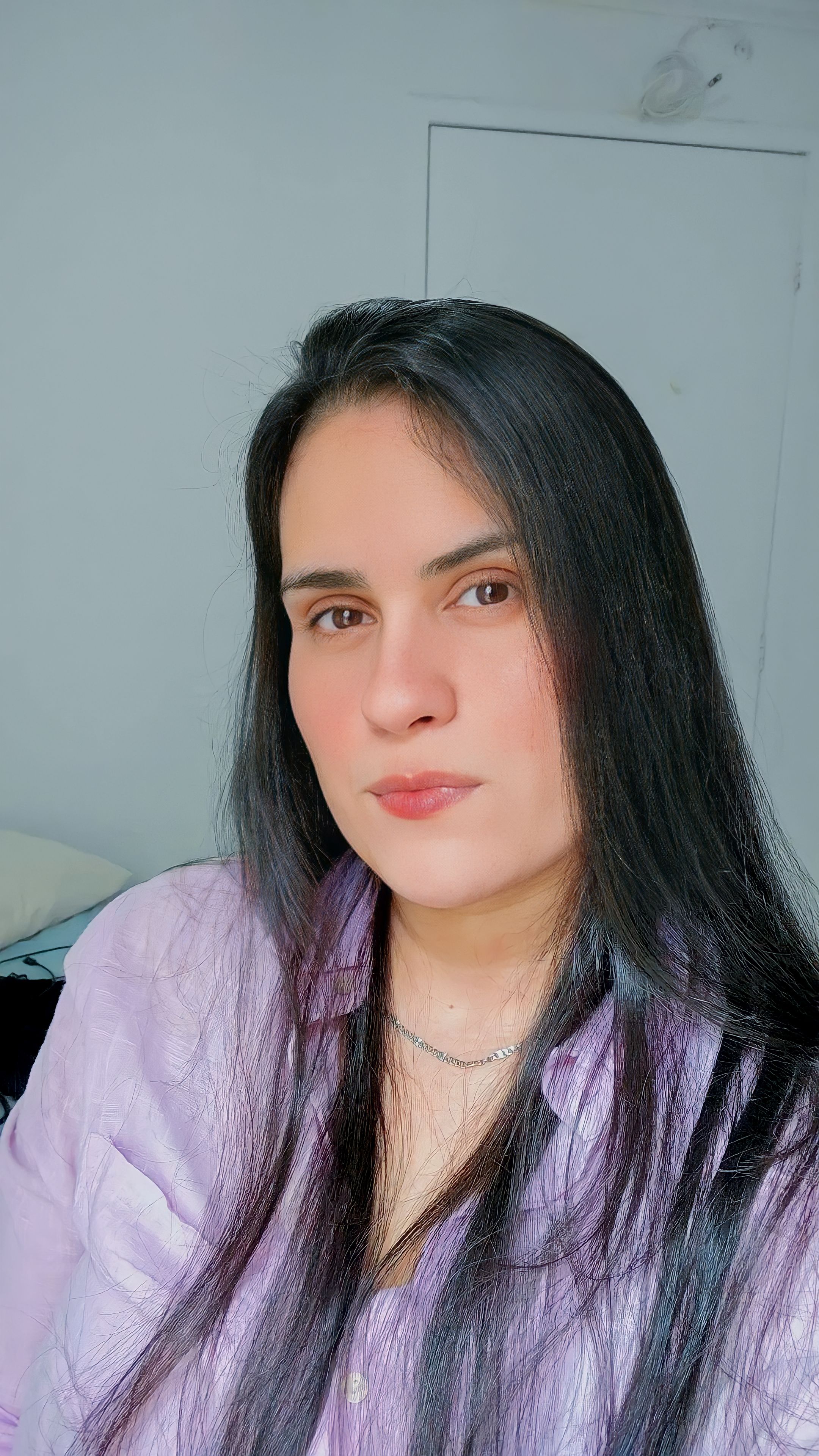 Livia Vila Nova — Bio Site