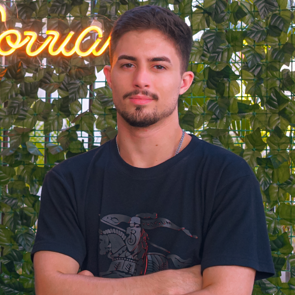 Lucas Woll — Bio Site