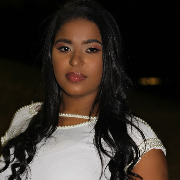 Hellen Silva — Bio Site