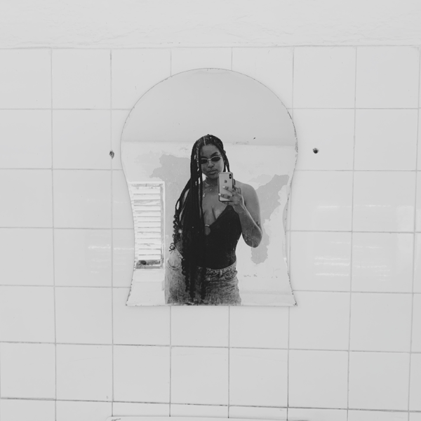 Monique Mitchell — Bio Site