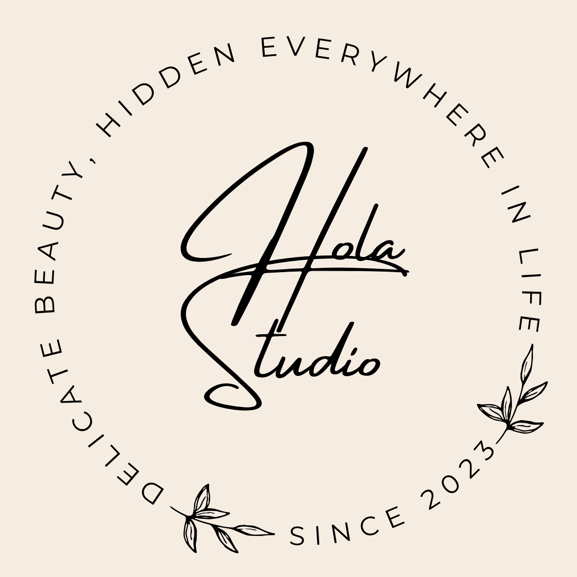 Hola Studio — Bio Site