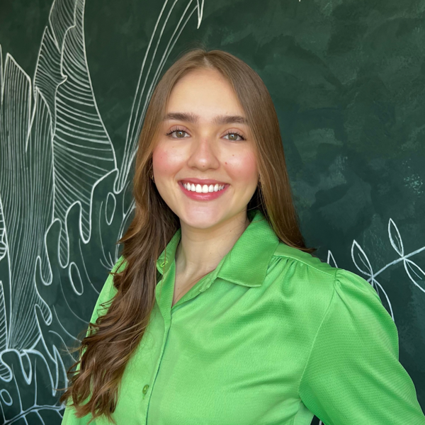 Ana Clara Azeredo — Bio Site