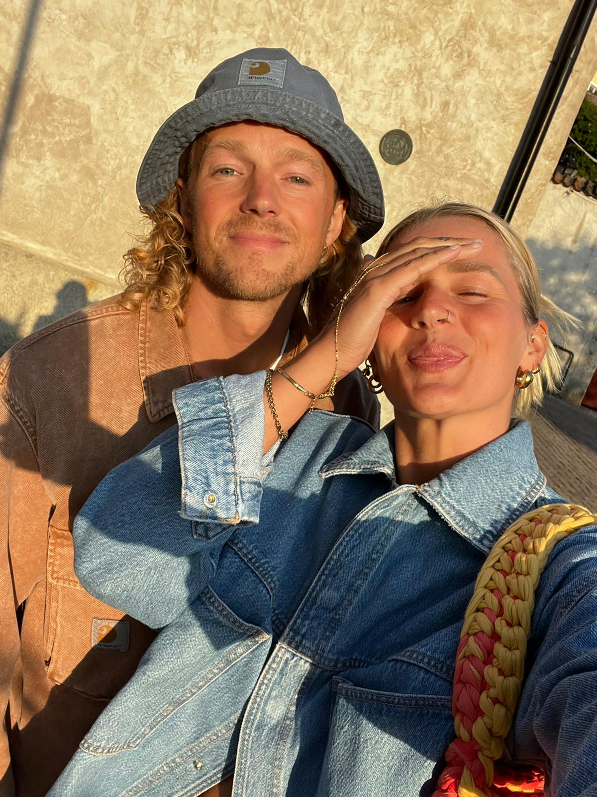 Lisa & Chris — Bio Site