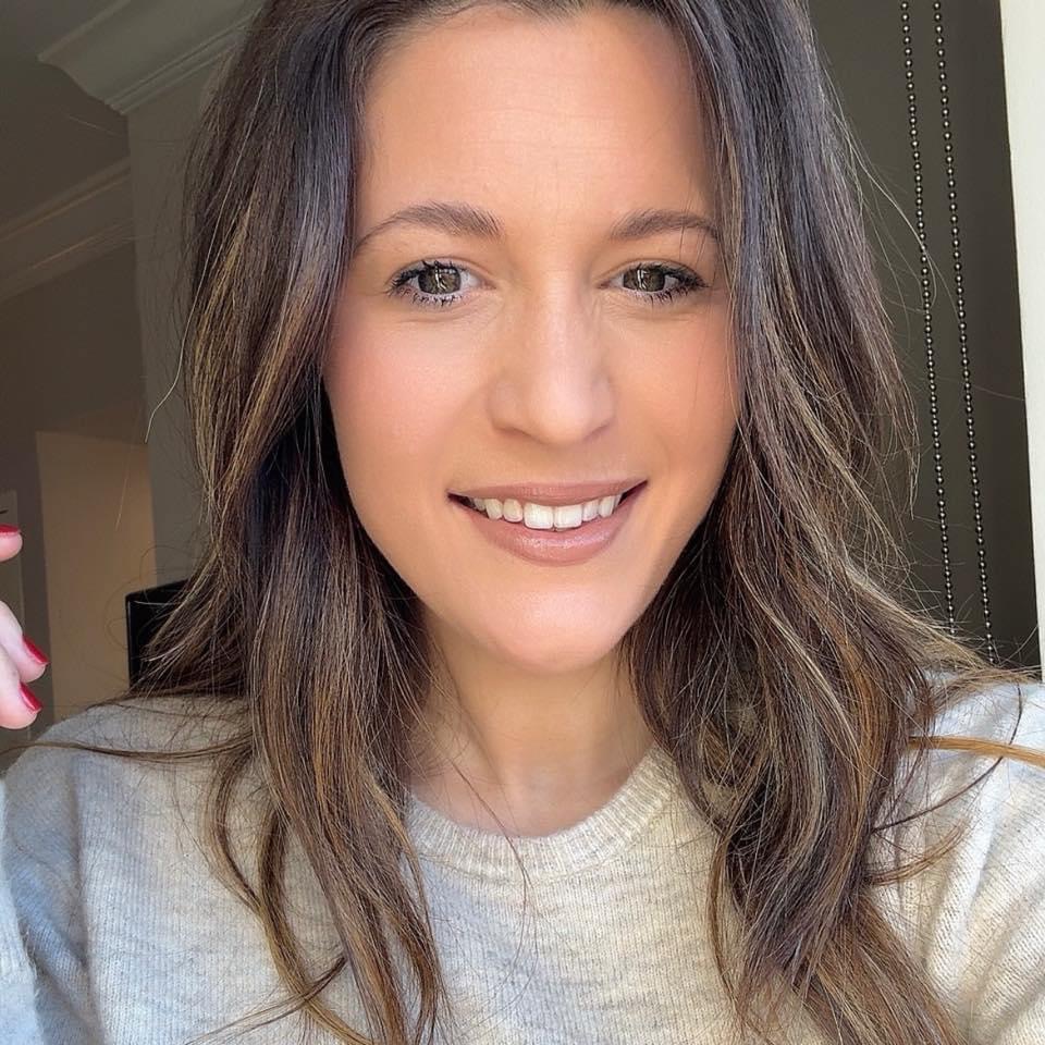 SARAH WHITE — Bio Site