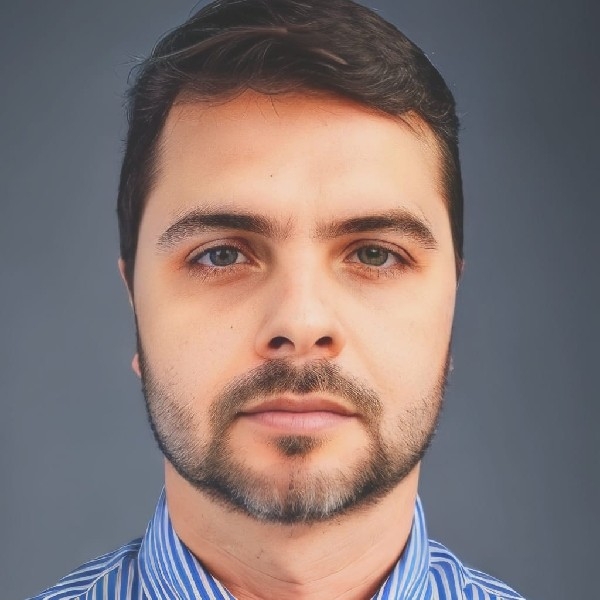 Daniel Figueiredo Rodrigues — Bio Site