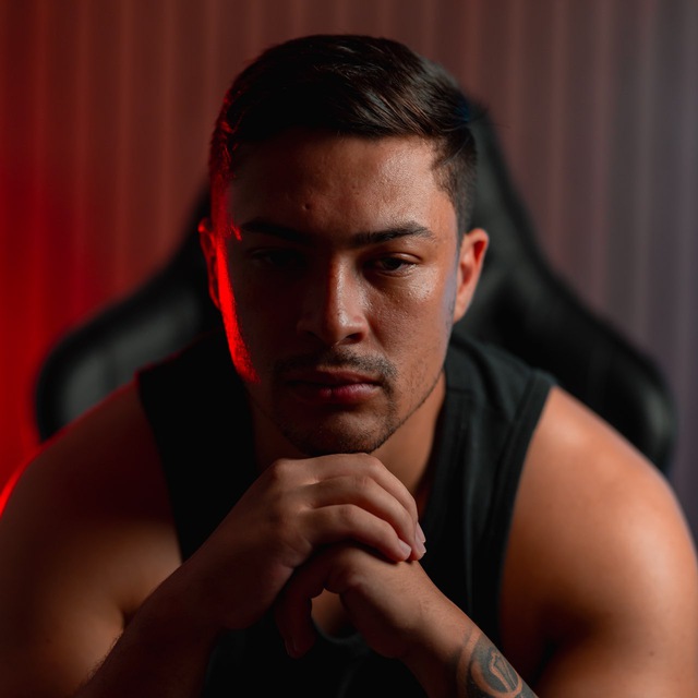 Kleiton Assis — Bio Site