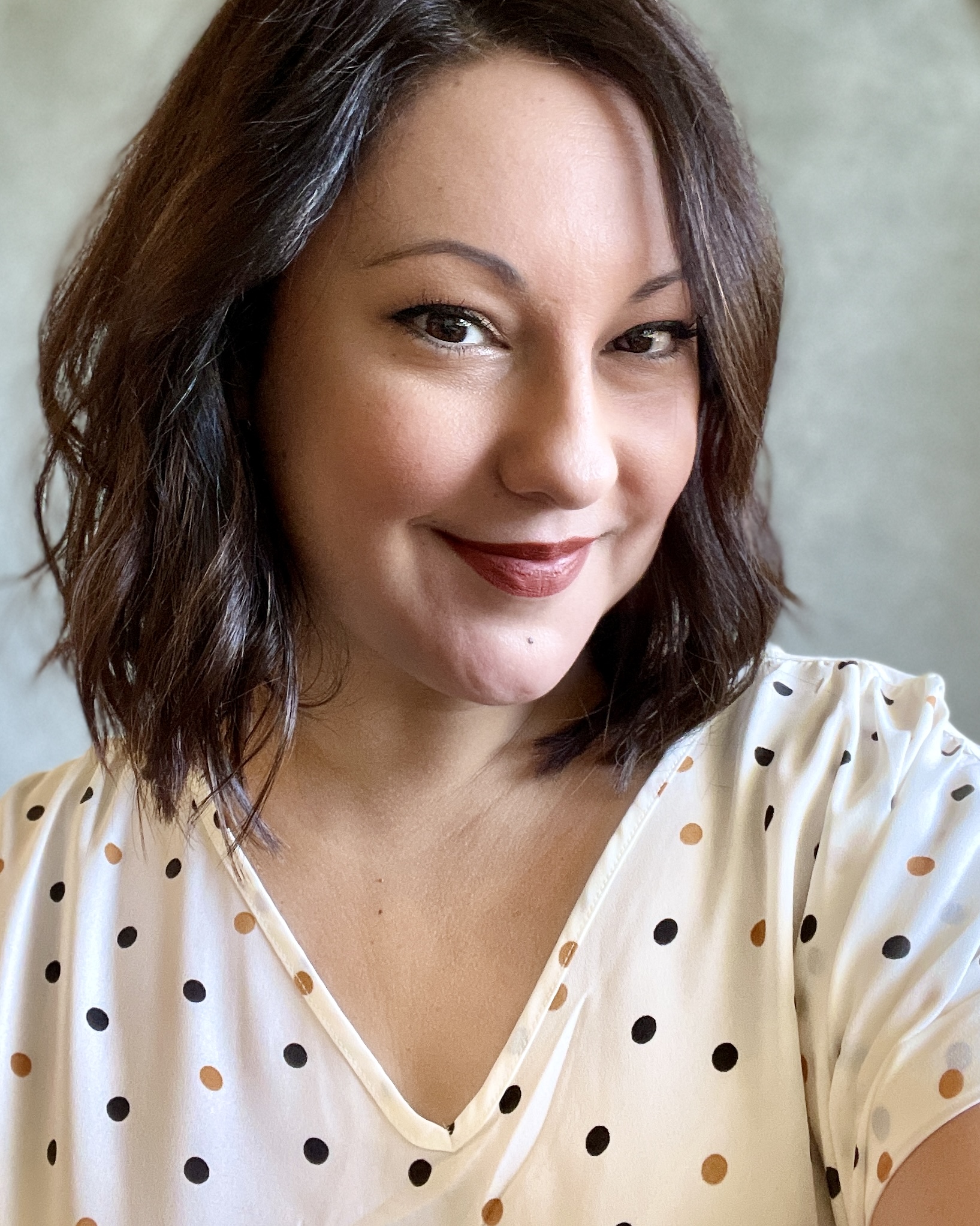 Mariel De La Cruz — Bio Site