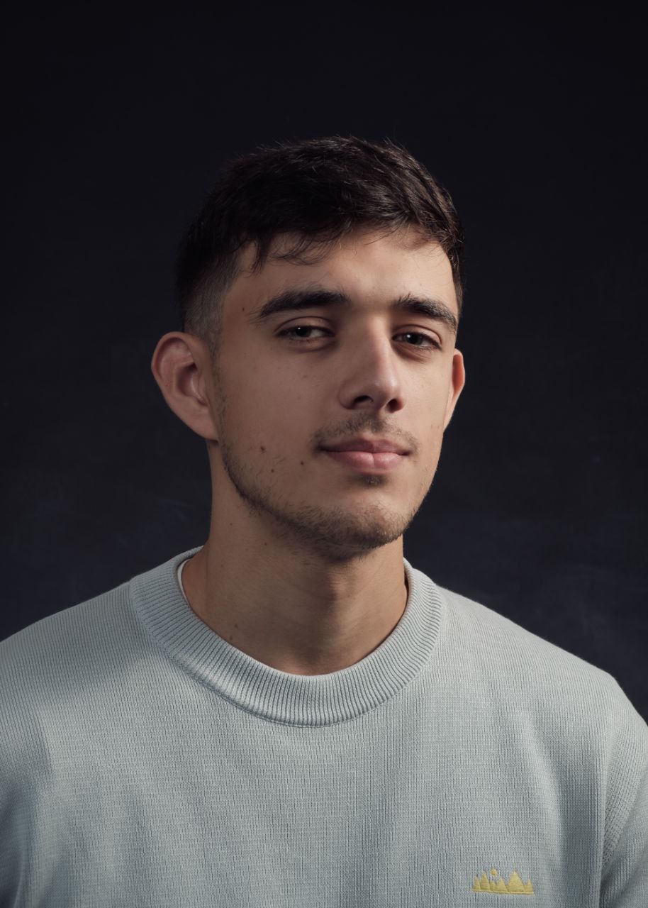 Deomid Darii — Bio Site