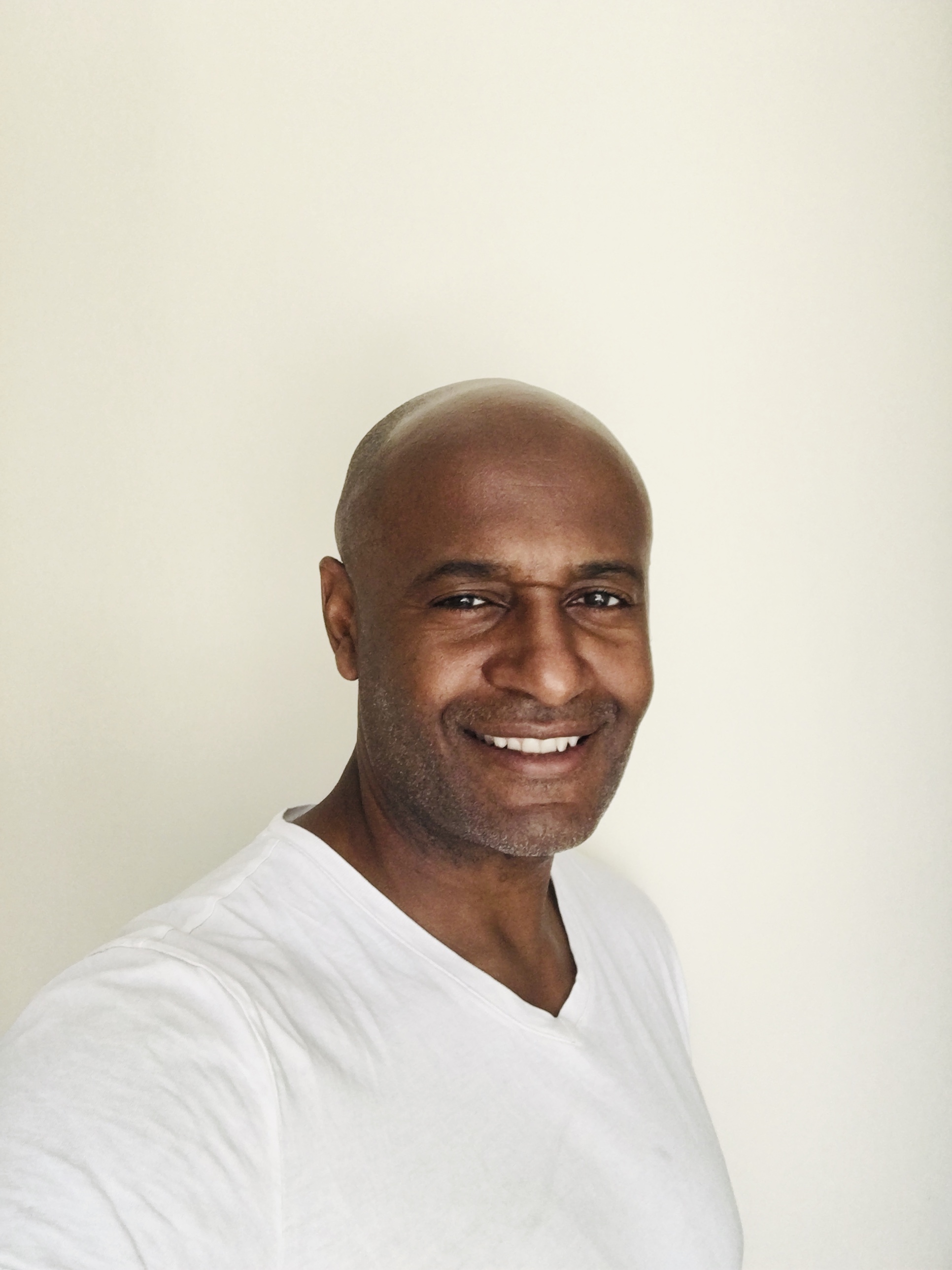 Edson Williams — Bio Site