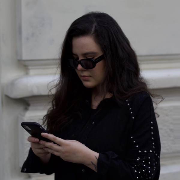 VICTÓRIA LIPINSKI — Bio Site