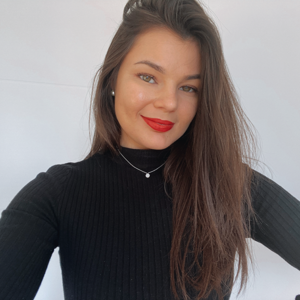 Alexandra — Bio Site