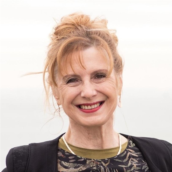 Hannah Byron — Bio Site