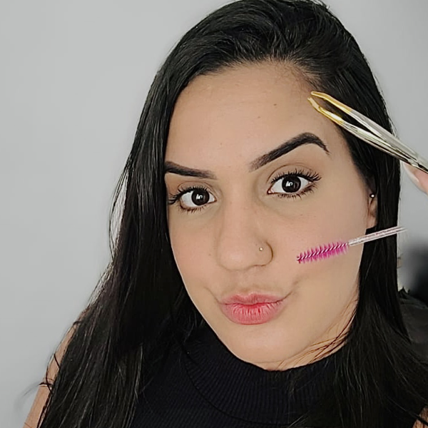 Isis Alves Designer — Bio Site