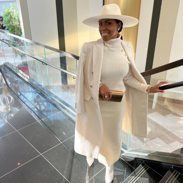 LaShawna- What To Wear Here And There — Bio Site