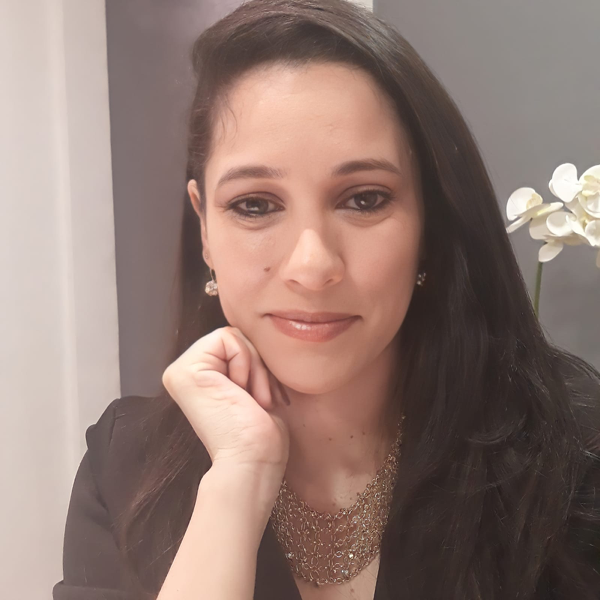 Danielle Nascimento — Bio Site