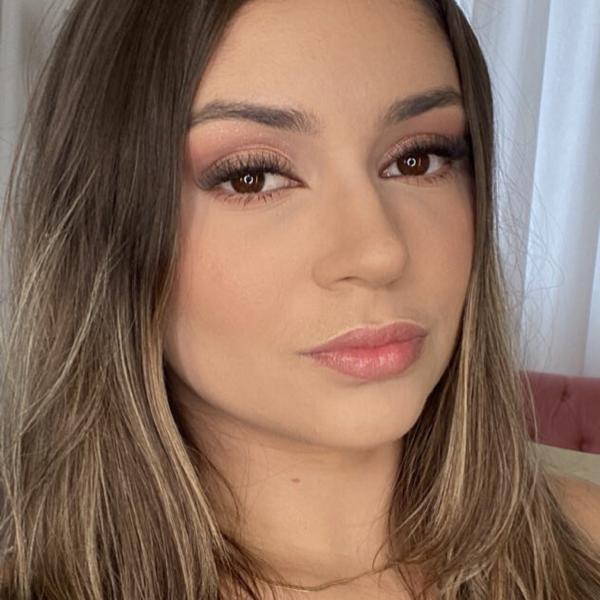 Vanessa Duarte — Bio Site