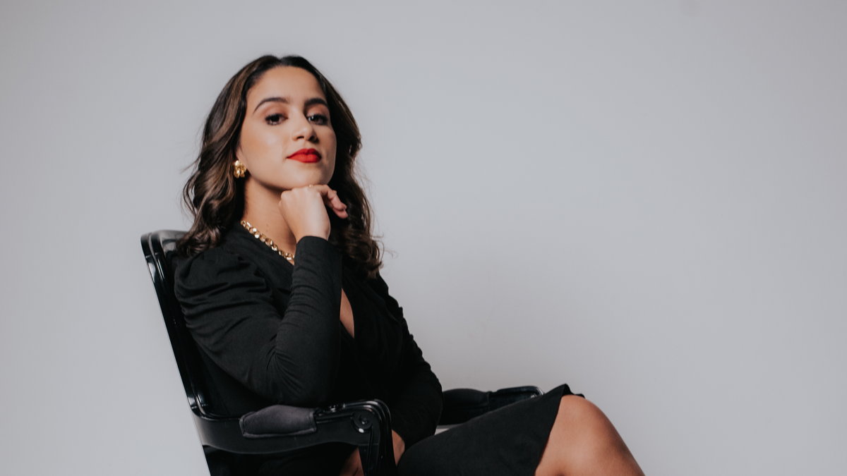 Caroline Cardoso — Bio Site