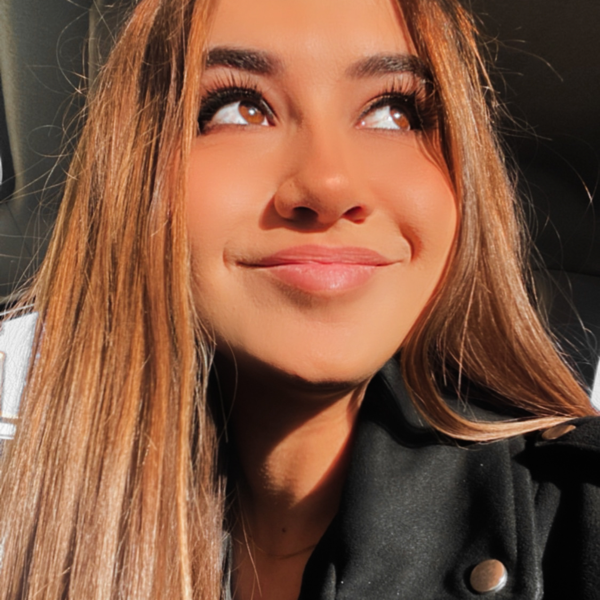 Daniela M — Bio Site