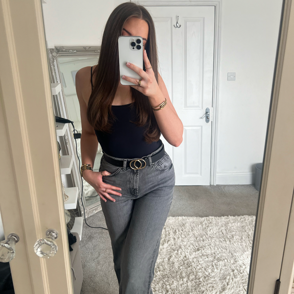 Zoe Thacker — Bio Site