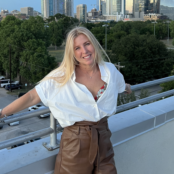 Desirae Pierce — Bio Site