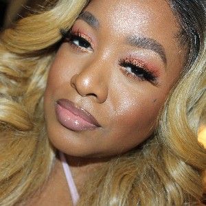 Queen Bambee — Bio Site