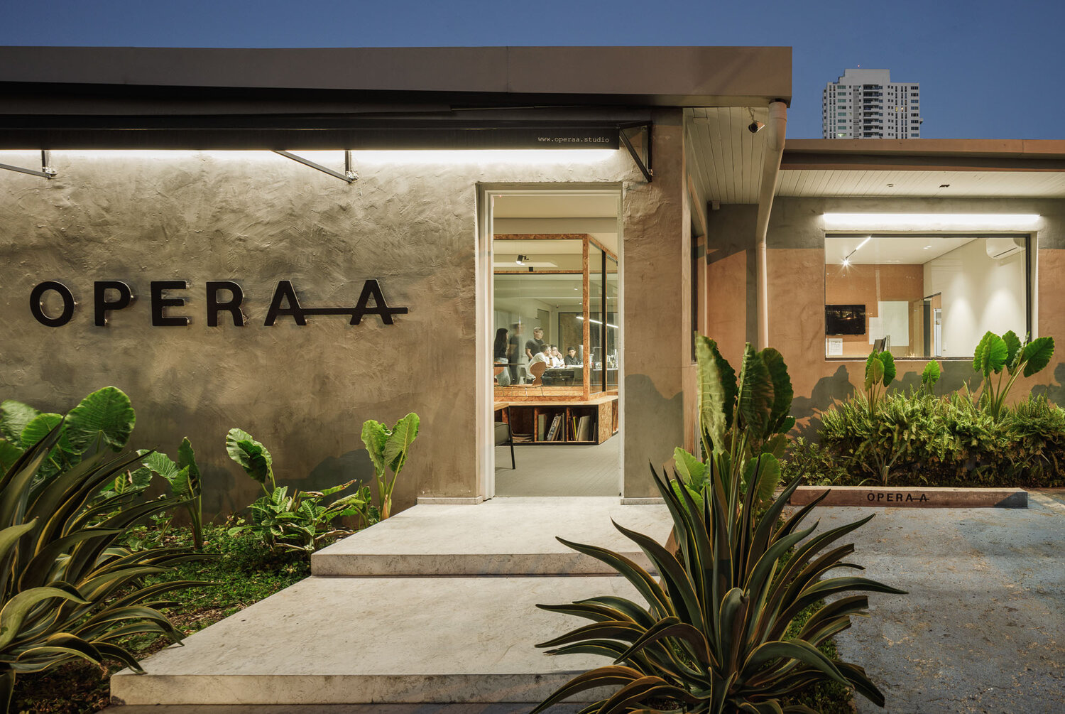 OPERAA Studio ⠀⠀⠀⠀⠀⠀⠀⠀⠀⠀⠀⠀ — Bio Site