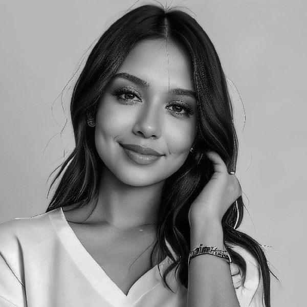 Thais Isabel — Bio Site