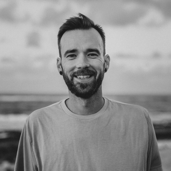 Lucas Moore — Bio Site