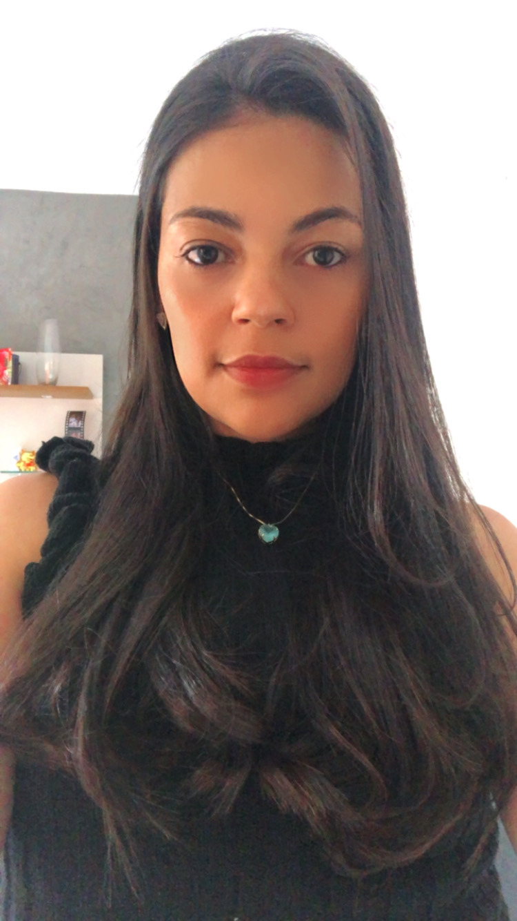 LUANA LEAL — Bio Site