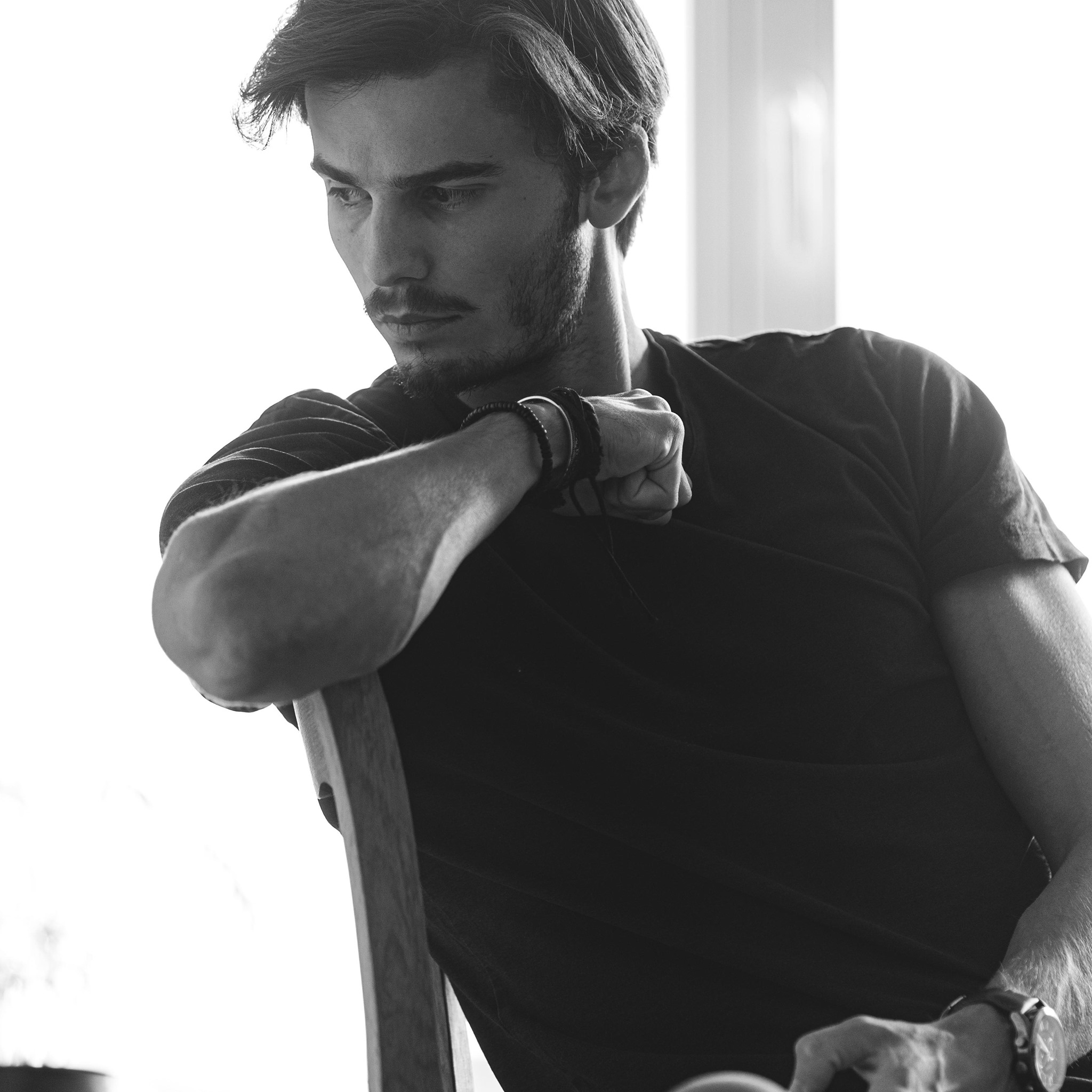 Anton Vasbinder — Bio Site